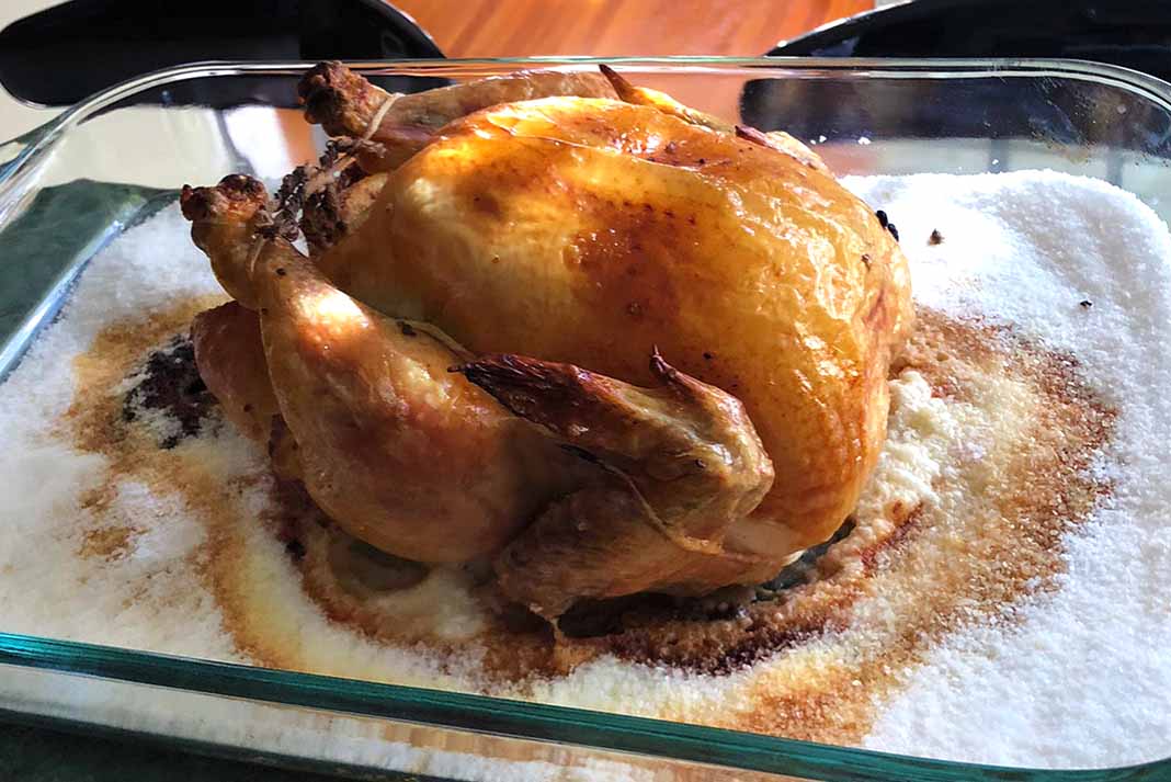 Pollo a la sal, que no queda salado, sino bien jugoso – Chefs Jaime y ...