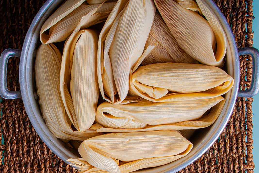Cómo hacer un pastel de tamales de elote – Chefs Jaime y Ramiro