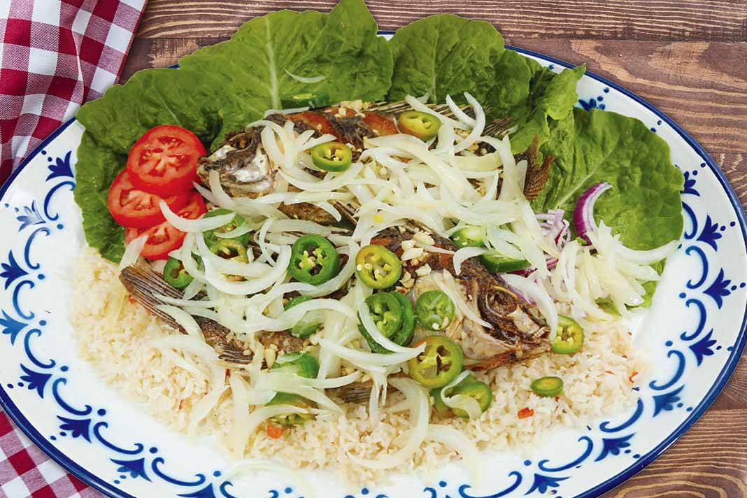 Mojarra frita con jalapeño marinada con limón – Chefs Jaime y Ramiro
